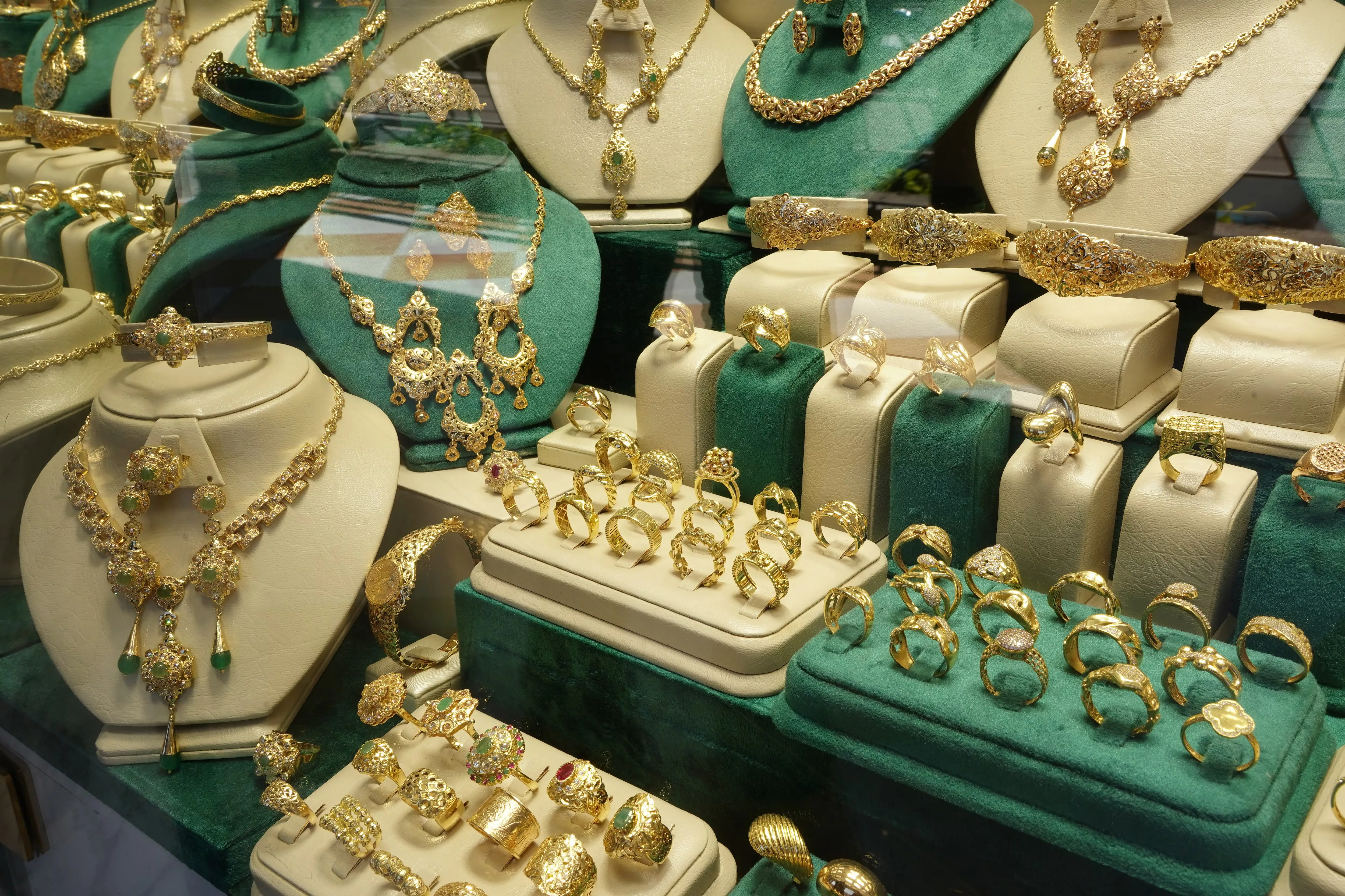 Understanding the Moroccan Gold Market: Reasons Behind Price Stagnation ...
